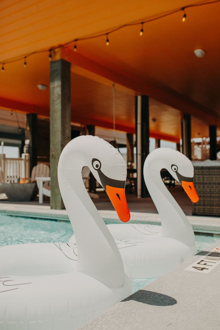 New Orange Crush Private Pool, 3 King+bunks - Port Aransas, TX