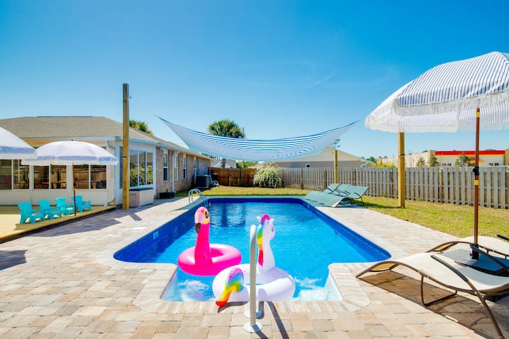 Heated Pool| Minutes To Beach | Fire Pit - Navarre Beach, FL