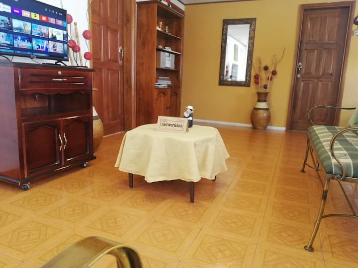 Departamento Amplio Y Confortable Garage Gratis - Cuenca
