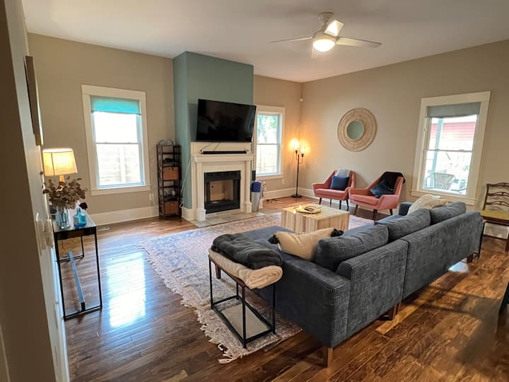 Burch Avenue Hideaway- Walk To Duke - Durham, NC