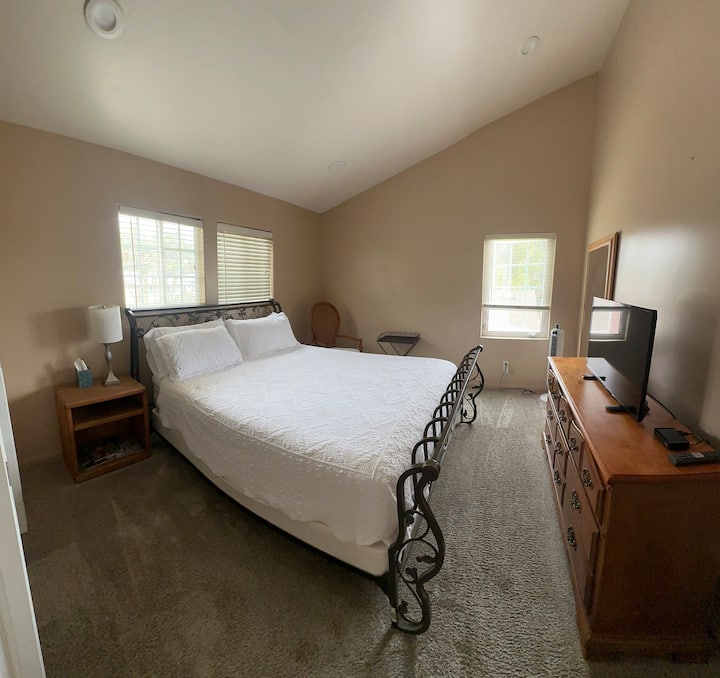 Spacious/private Bath - Montecito, CA
