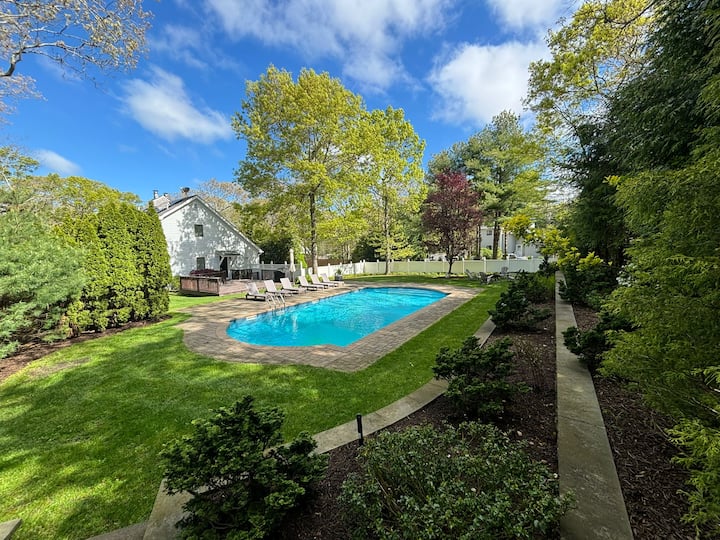 Perfect Summer Getaway W/pool And Fire Pit! - The Hamptons, NY