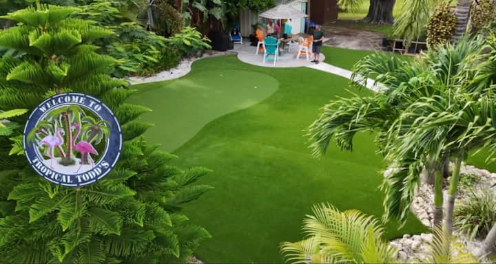 Tropicaltodd’s Private Guest Room: Walk To Beach - Indian Rocks Beach, FL