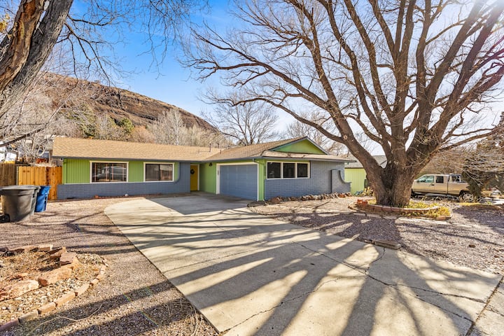 Midcentury Ranch W/ac, Garage, Fenced Yard, W/d - Flagstaff, AZ