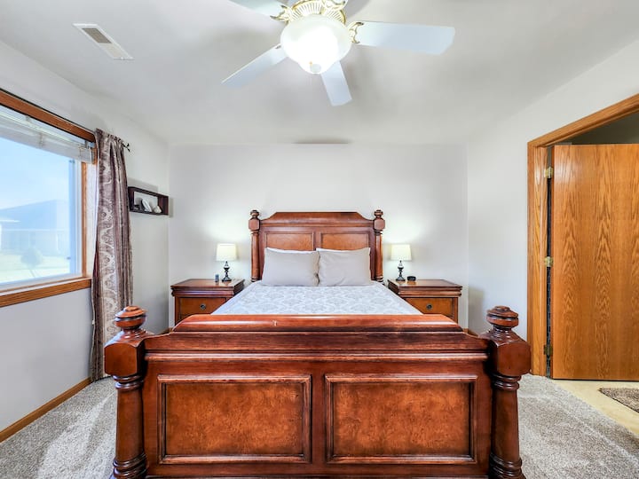 Cheerful 2-bedroom Home! - Norfolk, NE