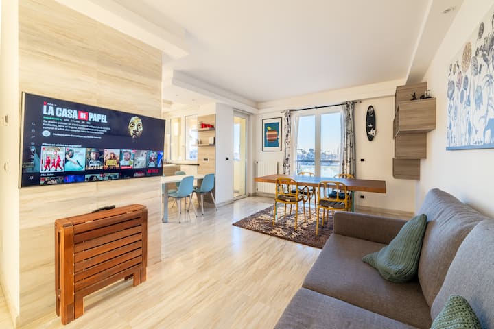 Modern Italian With Stunning Sea Views - Gênes