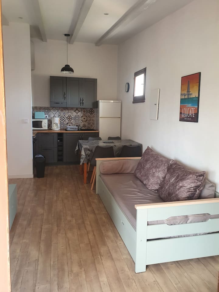 Appartement à 300m De La Mer Avec Parking Gratuit - Leucate