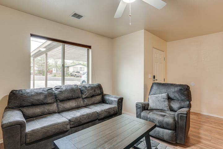 Walk To Downtown Prescott 2b/1b With Fenced Yard! - Prescott, AZ