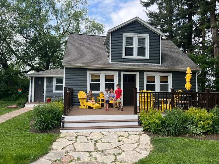 Cozy Lawson Cottage Walking Distance To Town/beach - Green Lake, WI