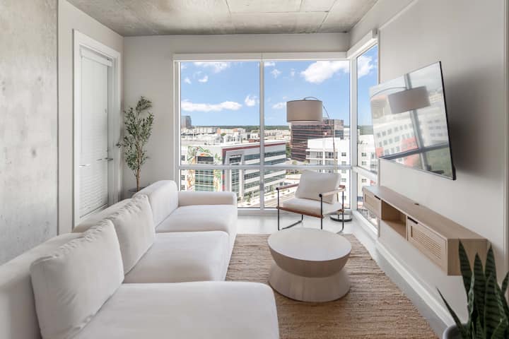 The Samantha - Designer 1br Condo W/ Pool, Gym - Orlando