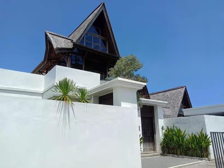 4 Br Private Pool At Mimi D. Finns Canggu Villas - Canggu