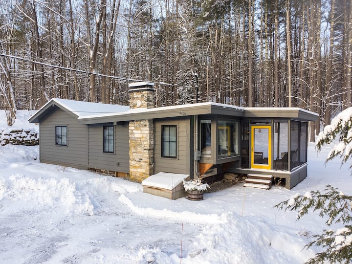 Cozy, Two-bedroom Cabin In A Wooded Glen - West Stockbridge, MA