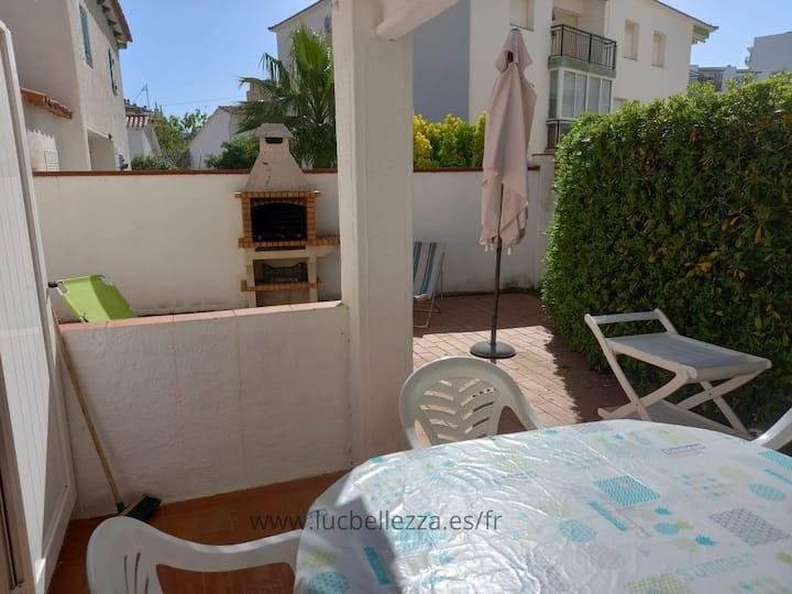 Agradable Villa A 5 Minutos A Pie De La Playa. - Roses