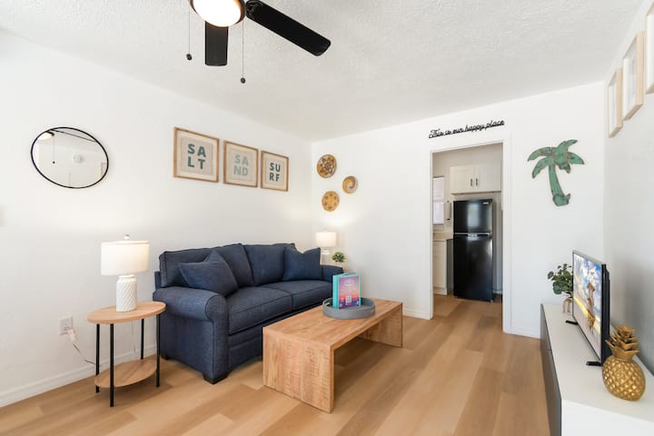 Coastal Waterfront Condo 2 Blocks To Beach - Clearwater Beach, FL