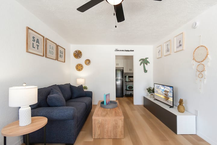 Coastal Waterfront Condo 2 Blocks To Beach - Clearwater Beach, FL