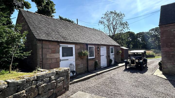 Charming 1 Bed Barn Alton Towers Polar Bears Peak - Leek