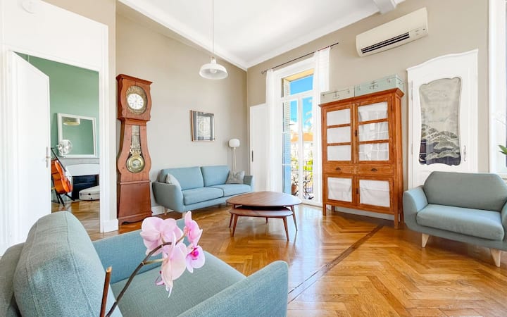 Elegant 4 Bedrooms 5 Mn Walk From Croisette/palais - Cannes