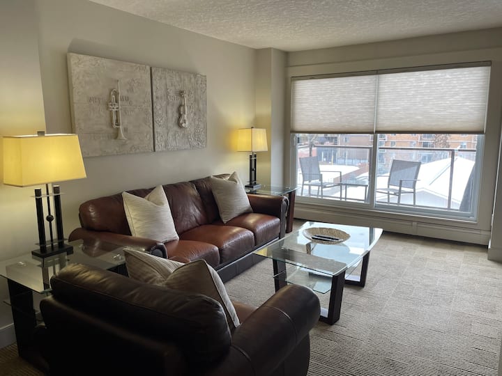 Beltline 603 - 1 Bedroom & Den - Calgary