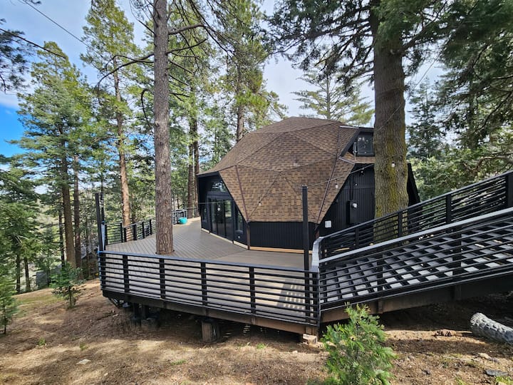 Unique Geodesic Treehouse - Crestline, CA