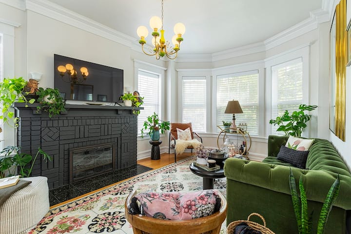 Classic Condo W/ Charm & Parking In Alphabet Dist. - Portland, OR