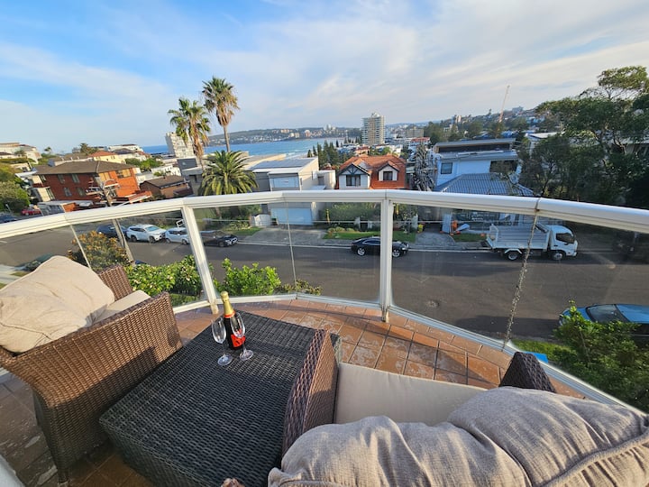 Penthouse With Stunning Beach Views - Manly