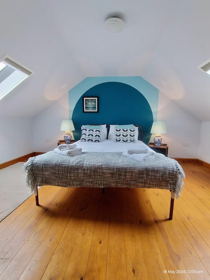 Stunning Barn Conversion - Runswick Bay