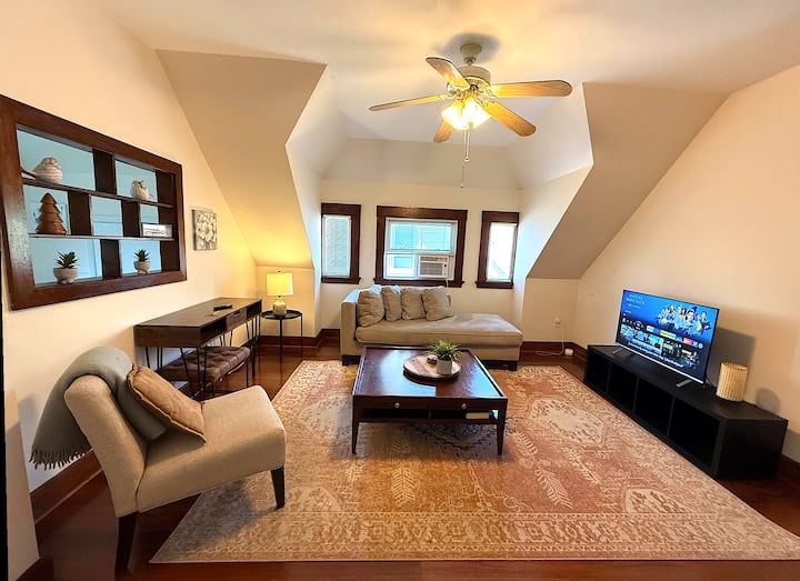 B4-3 Cosy And Homey With All - New Haven, CT