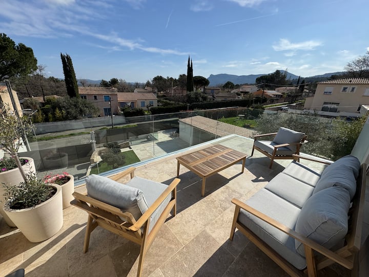 Vue Sainte-victoire, Piscine: Les Restanques Trets - Trets