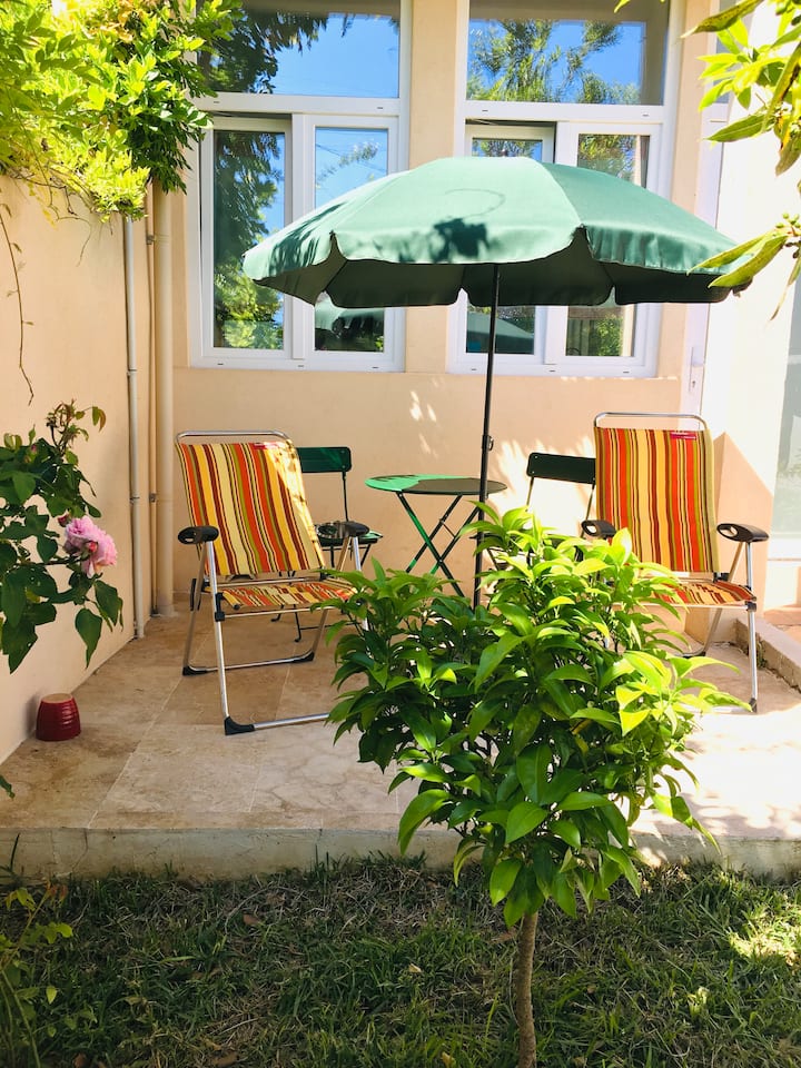 "Raconte-moi La Mer" Studio En Ville Et Jardinet - Cassis