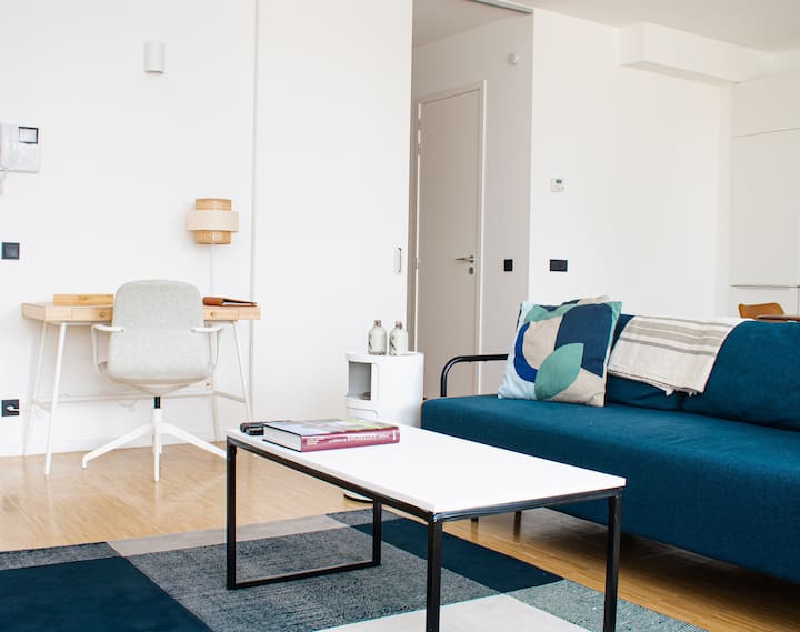 Corporate Accommodation W/ Terrace / Parking +€ - Brussels