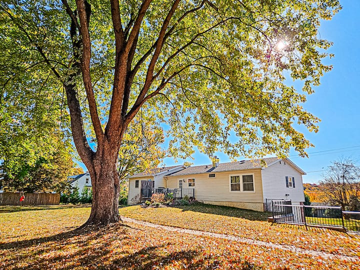 4 Br- Great For Families- Porch And Firepit Area - Morgantown, PA