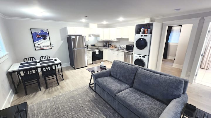 Garden Suite W/ King Bed & Free Parking, Near Lgh - North Vancouver