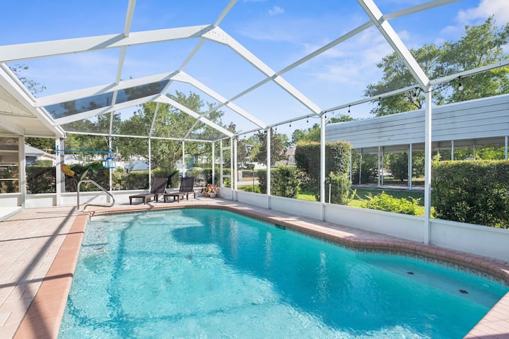 Clean, Heated Pool Home Near Weeki Wachi! - Spring Hill, FL