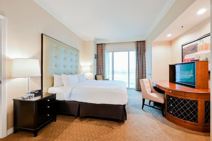 H36cd1 2bd/3ba Ph Floor/balcony/pool/full Kitchen - Las Vegas Strip, NV