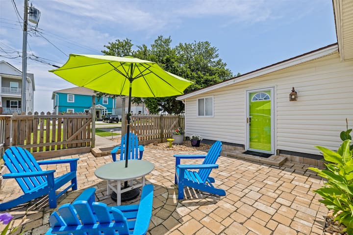 Grandview Island Beach Cottage Private Fenced Yard - Hampton, VA