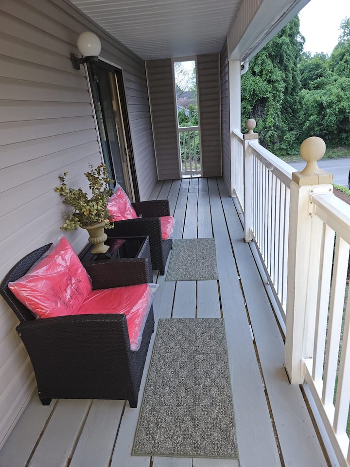 The Oasis' Mid-city 1bdrm Private Balcony - Huntsville, AL
