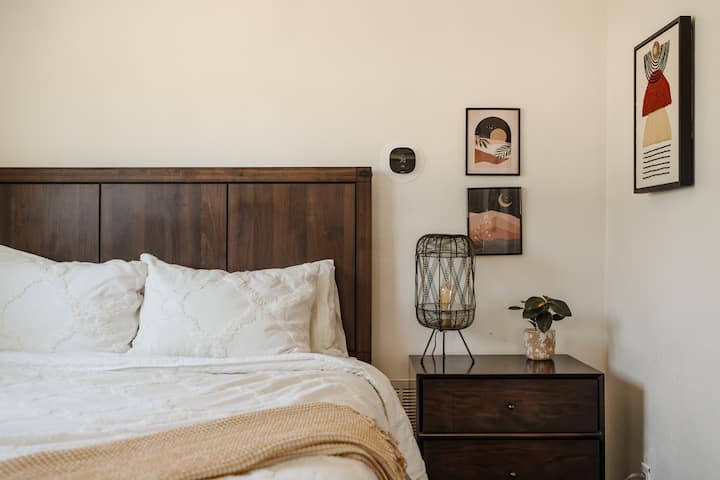 Boho Guest House | Yard | Parking | Storage - Santa Clarita, CA