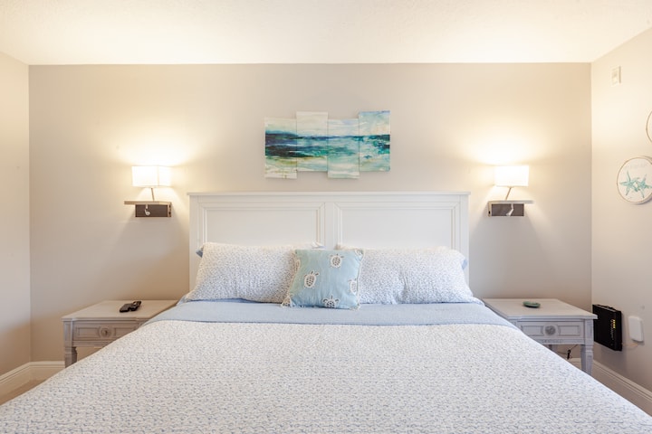 Cozy Coastal Condo With Patio In Ocean Village - Fort Pierce, FL