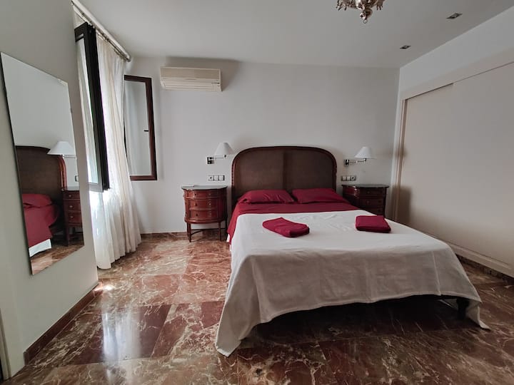 Habitación Doble Con Baño Privado En Pleno Centro - Seville