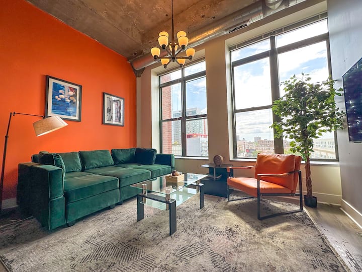 Mccormick Place 2b\/2b Family Oasis With Optional Parking For Up To 8 Guests - Chicago, IL