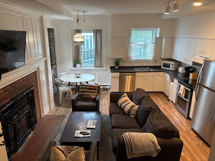 Condo Near Hiking Trails With Pool & Tennis - バーモント州