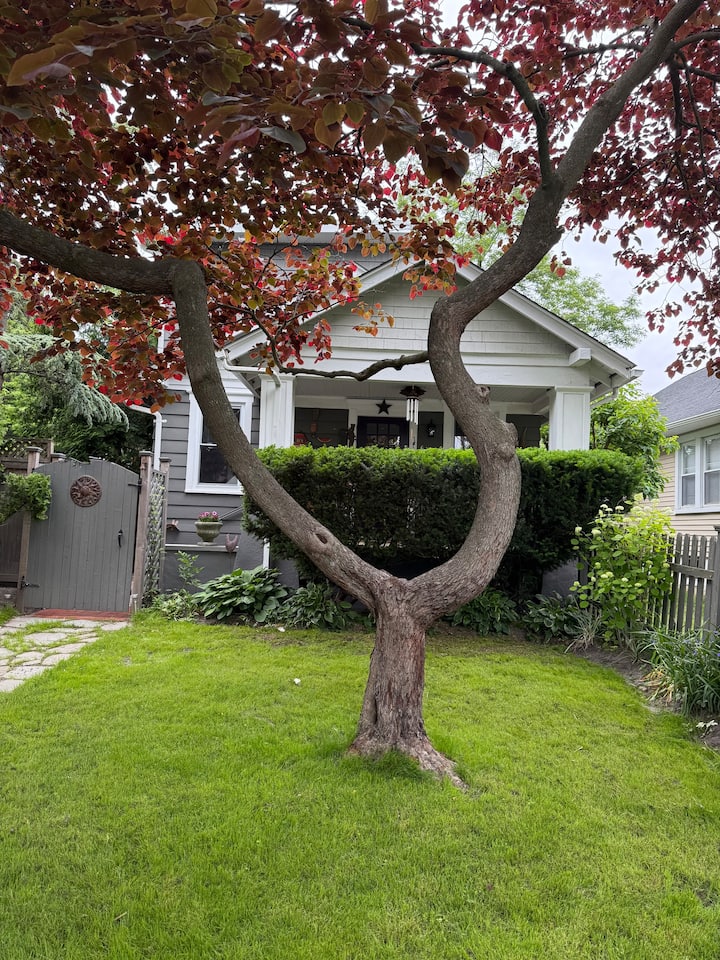 Asbury Park Cozy Contemporary Cottage - Long Branch, NJ