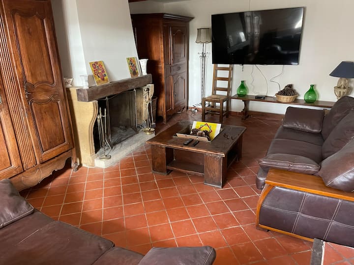 Bastide Provençale Au Coeur Du Vignoble De Bandol. - Var