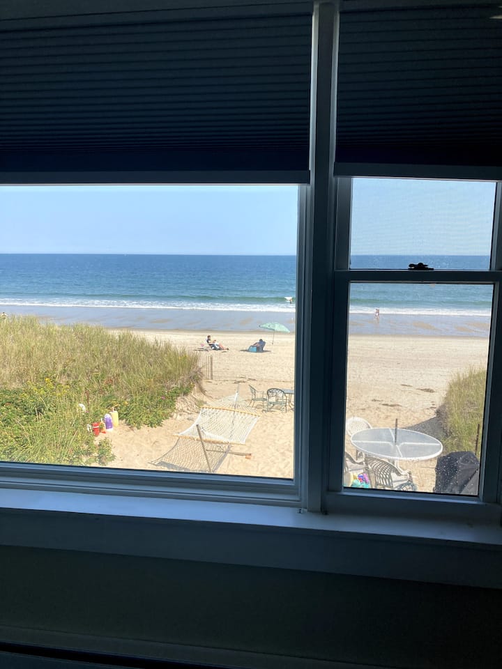 Beautiful, 3 Br/2 Ba On The Sand!- Sleeps 8 - Newburyport, MA