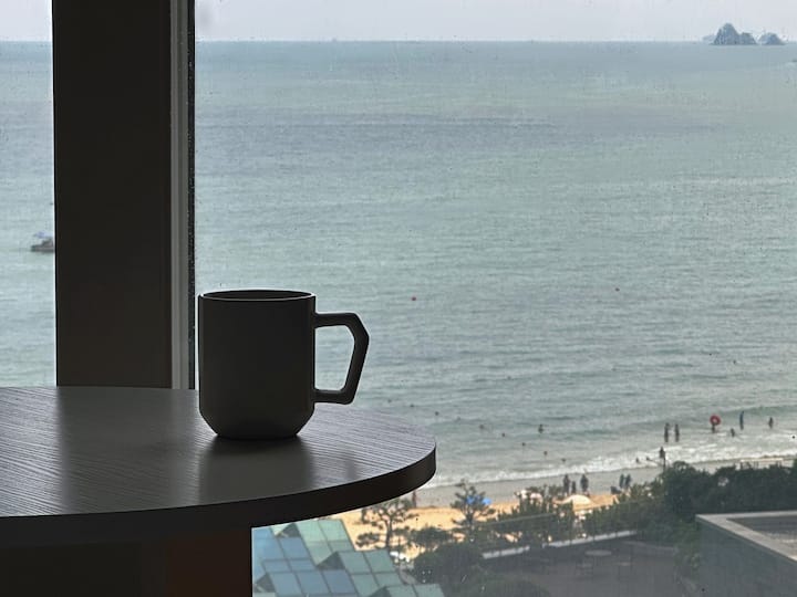 • • Comfy • 엘시티와해변1분 넷플릭스 틈사이오션비치뷰 더베이101가족연인친구출장 - Pusan