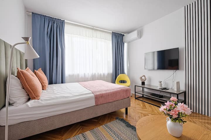 Ac City Center Apartment: 2 Rooms 3beds Fast Wifi - Varsovia