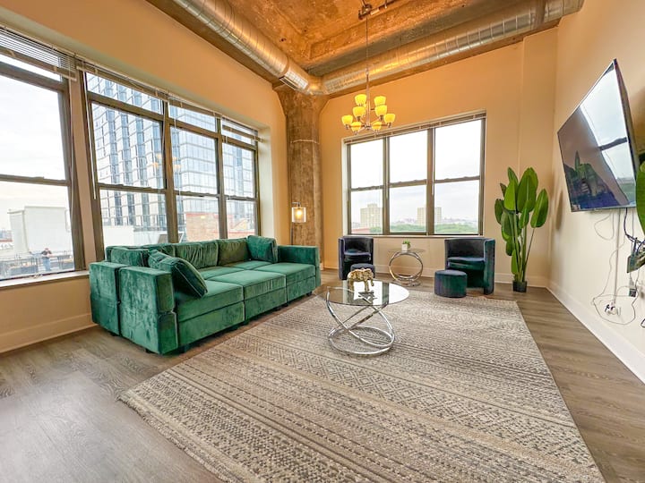 Spacious 3br Corner Stay | Near Mccormick Place - Chicago Union Station
