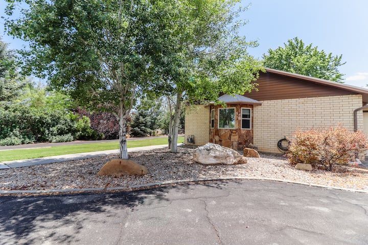 Unique Country Home On 2 Acres - Vernal, UT