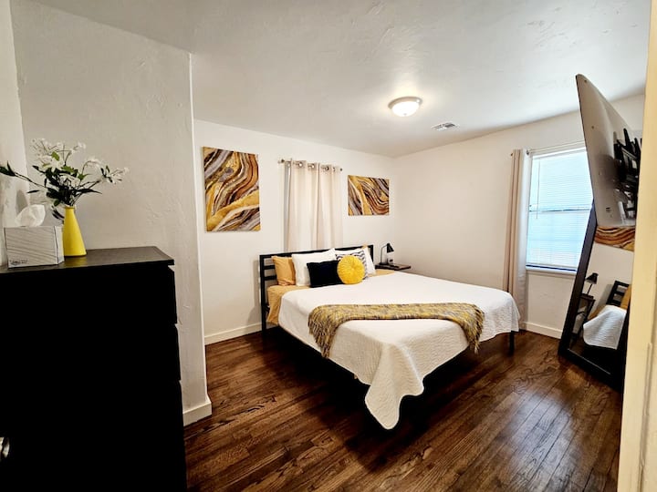 Peaceful Home • Nichols Hills • Walk To Okc Ballet - オクラホマ・シティ, OK