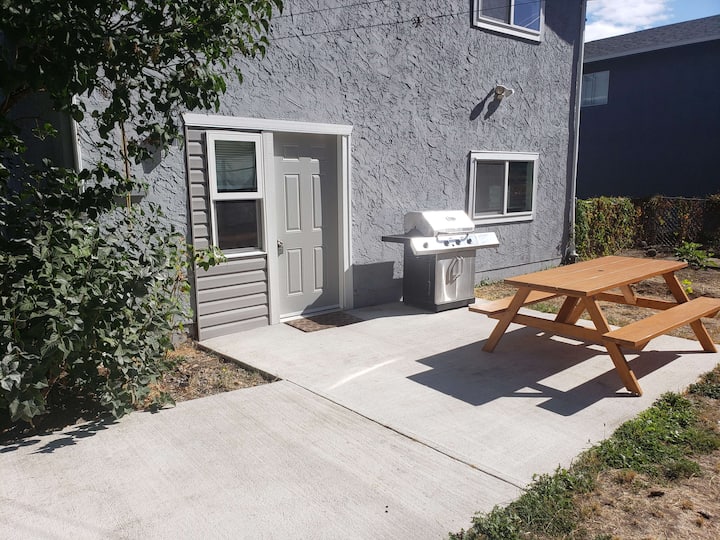 2 Bedroom Suite In The Heart Of Langford - Langford